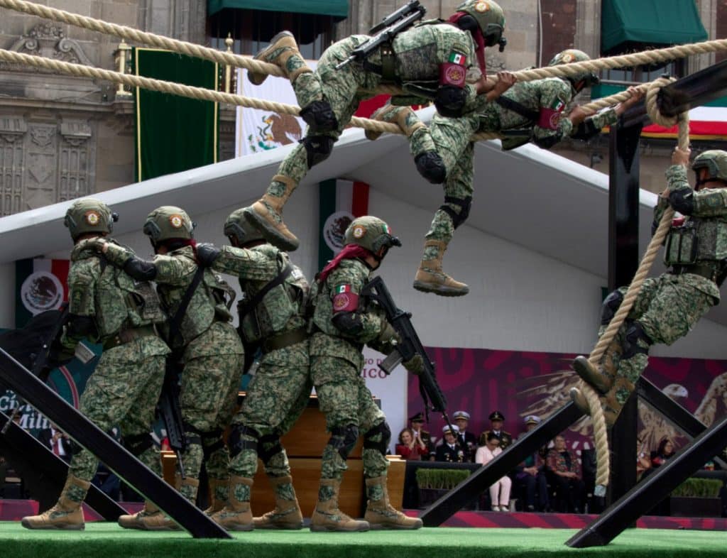 Militarismo militante y el precio de los regalos | Letras Libres